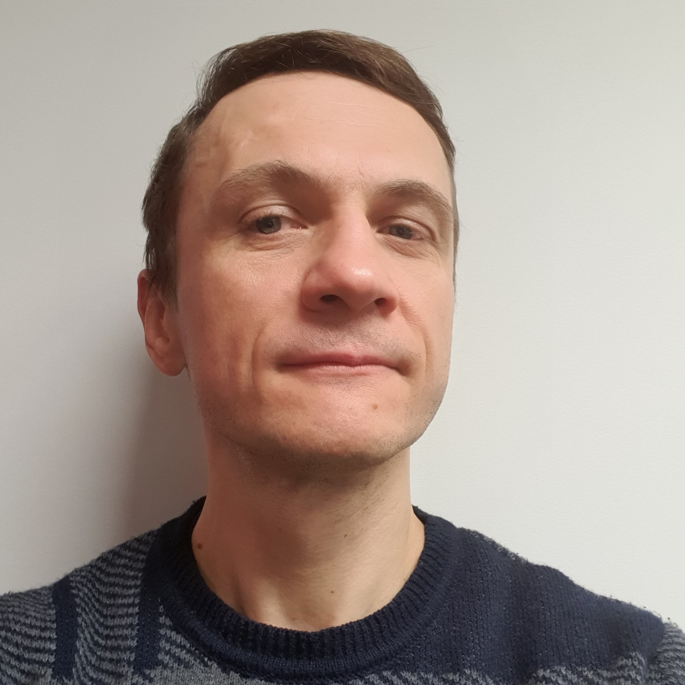 Dr. Edvardas Kazakevičius - Faculty of Physics